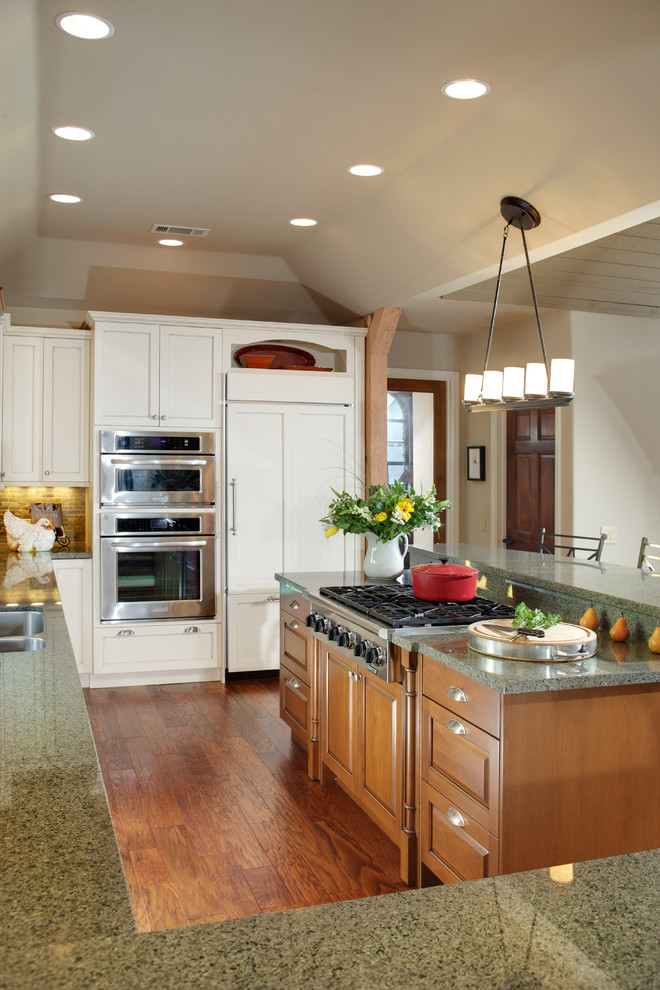 Traditional Farmhouse Kitchen - Traditional - Kitchen - Sacramento - by ...