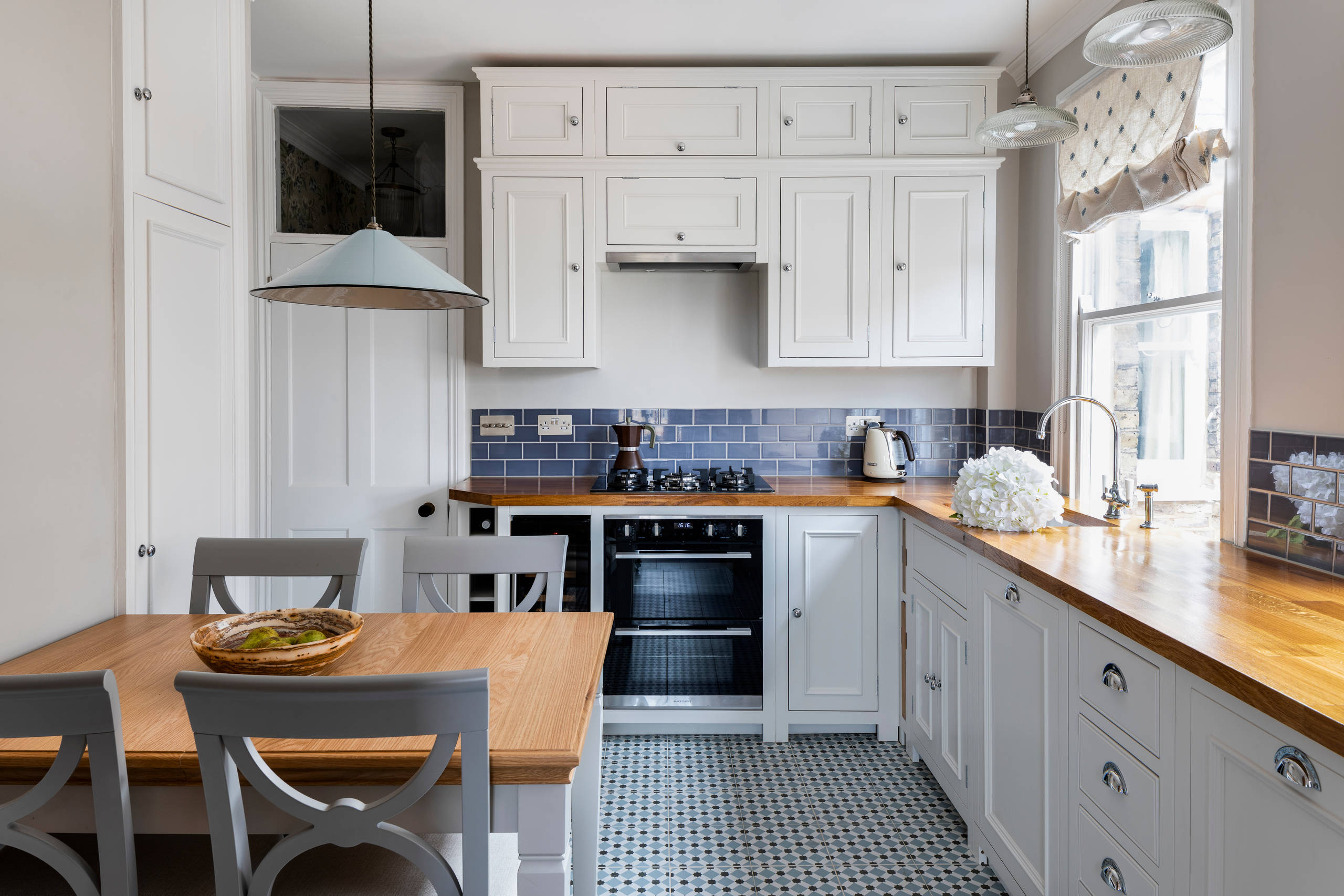 7 Reasons to Choose White Kitchen Units | Houzz UK