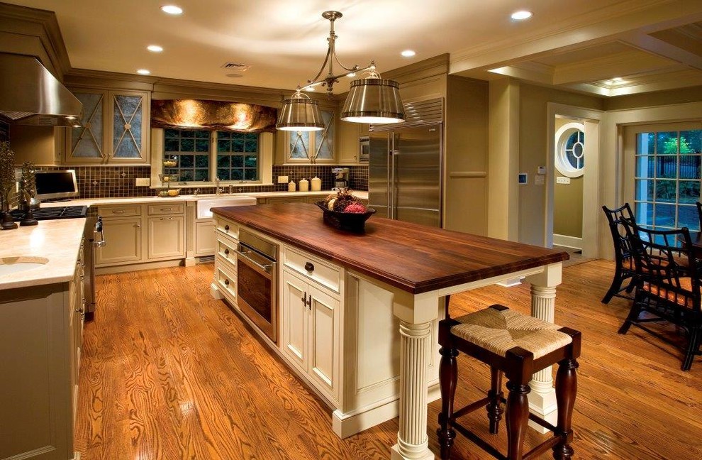 TRADITIONAL KITCHEN - Traditional - Kitchen - New York - by Black ...