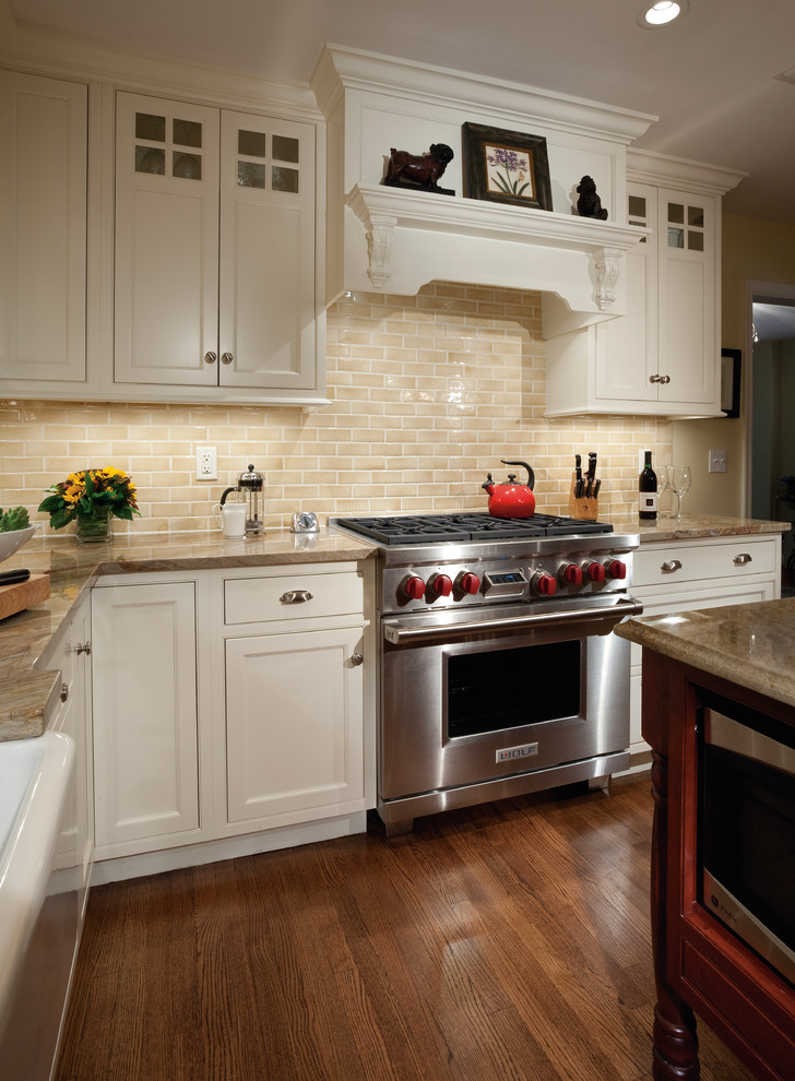 Traditional Kitchen Cabinets with Subtle Sophistication - Clásico ...