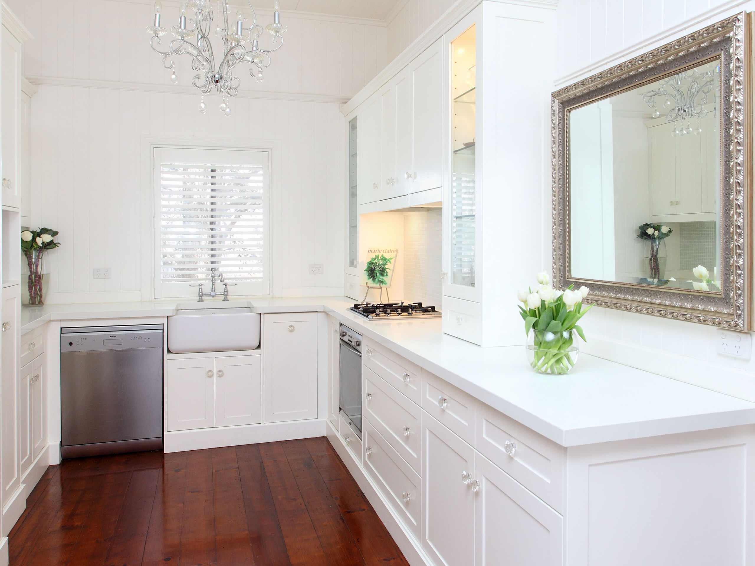 Spotted! Mirrors Make an Unexpected Appearance in the Kitchen | Houzz NZ