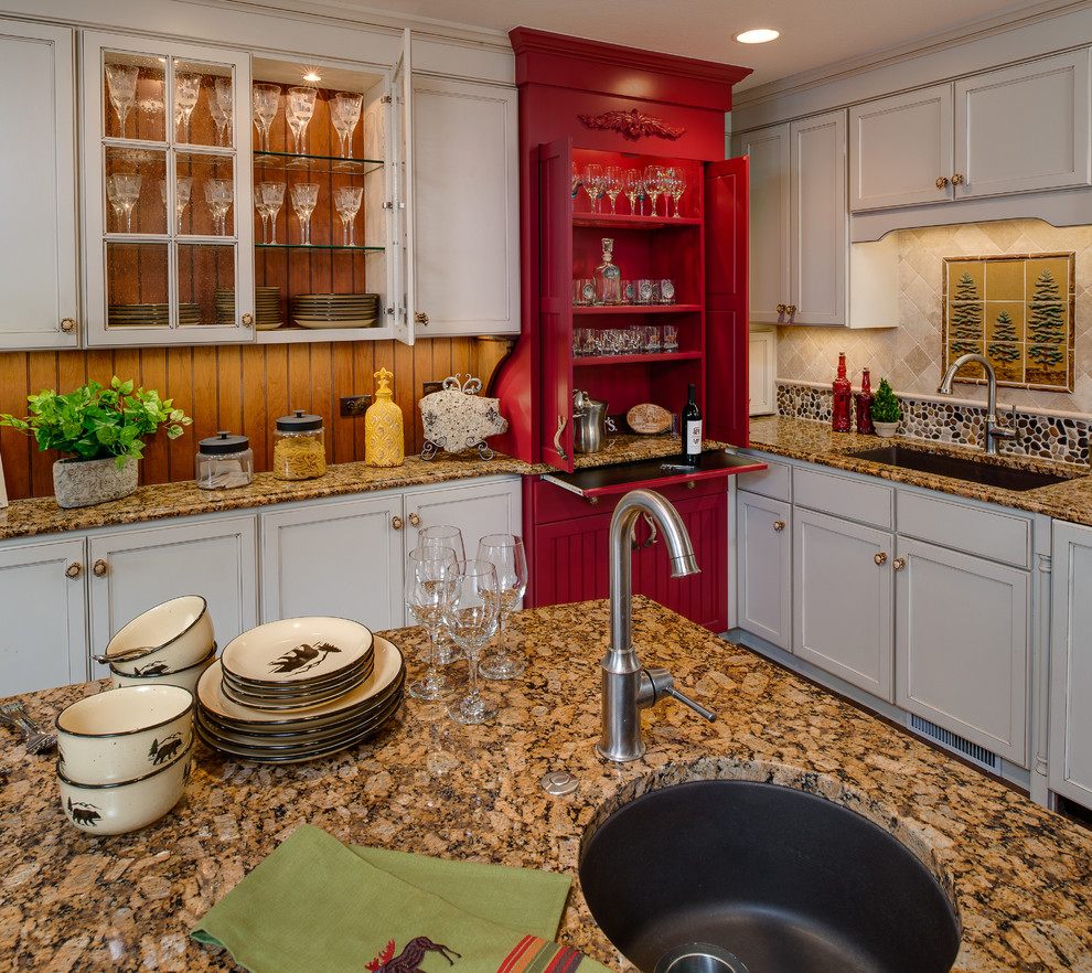 Traditional Kitchen in Indian River, Michigan - Klassisch - Küche ...