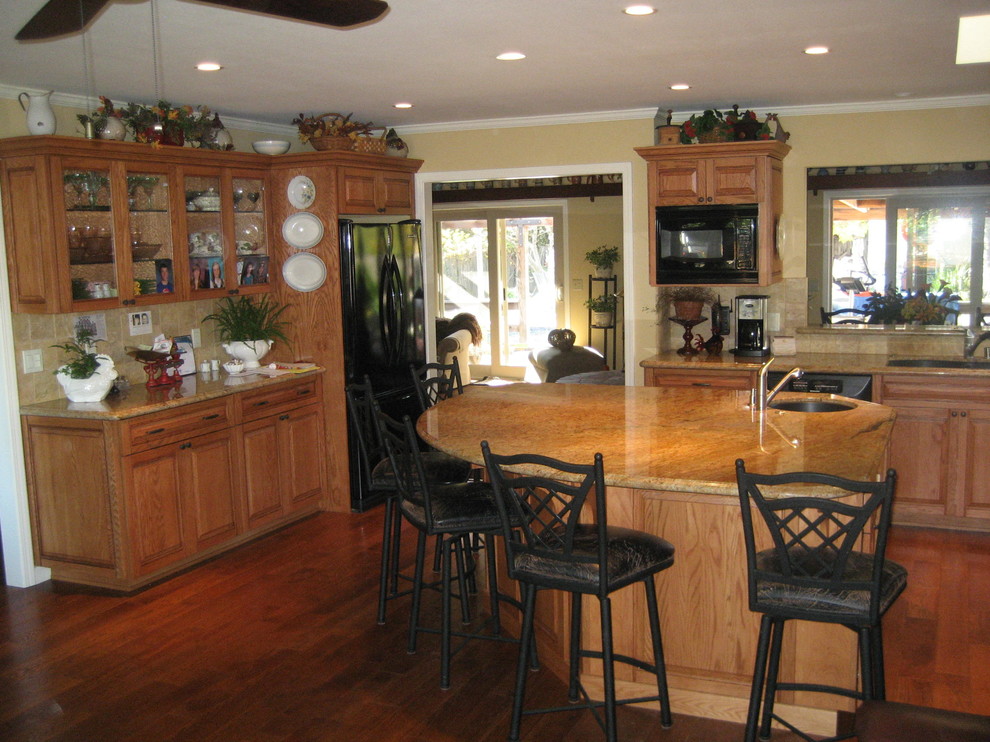 Traditional Kitchen with Large Island - Traditional - Kitchen - San ...