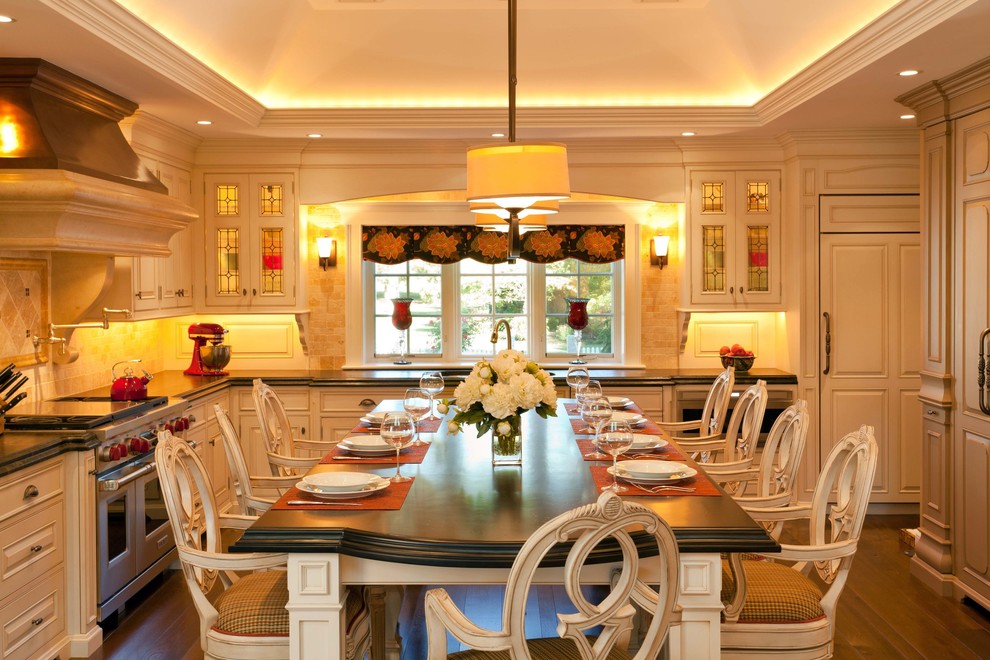 Traditional Manor - Traditional - Kitchen - Boston - by Roomscapes ...