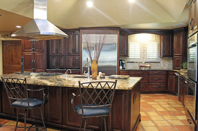 Traditional Rustic Kitchen Design - Traditional - Kitchen - Austin - by ...