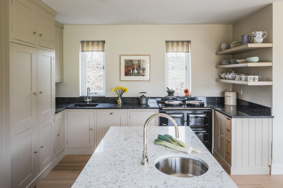 Traditional Shaker kitchen - Traditional - Kitchen - Oxfordshire - by ...