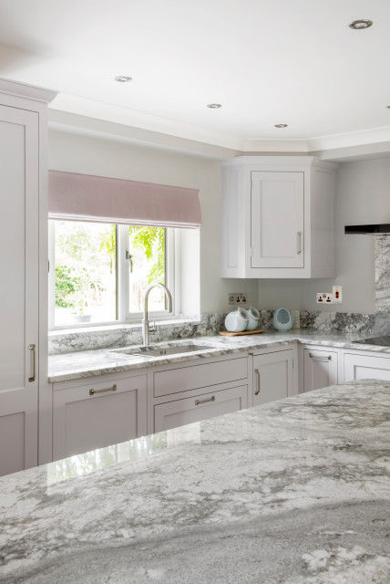 Traditional shaker style kitchen diner. - Traditional - Kitchen ...