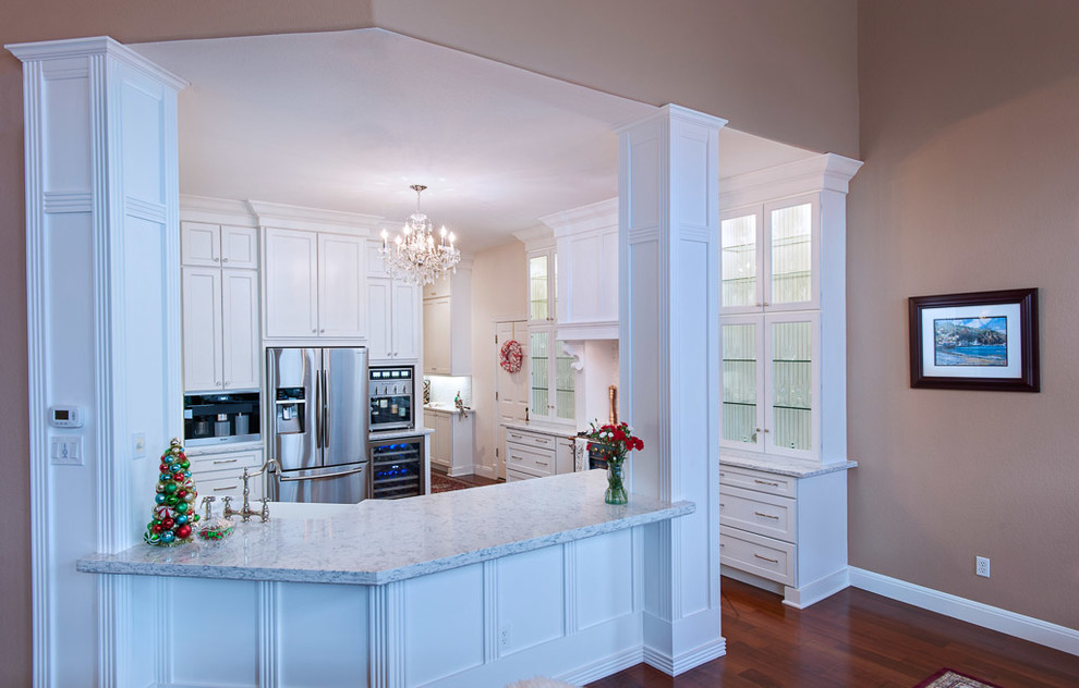 Traditional White Kitchen with Retro Stove and Beverage Center ...