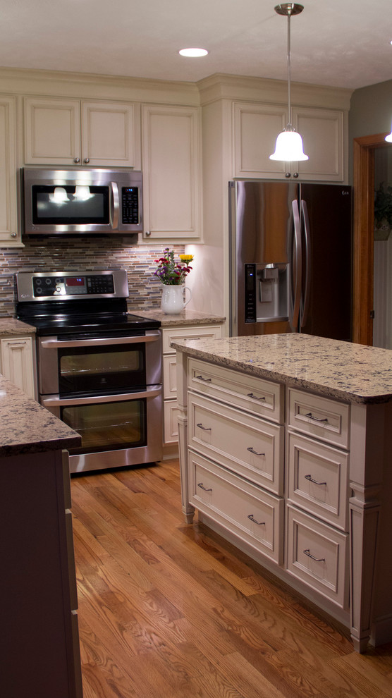 Traditionally Cream - Traditional - Kitchen - Grand Rapids - by SARA ...