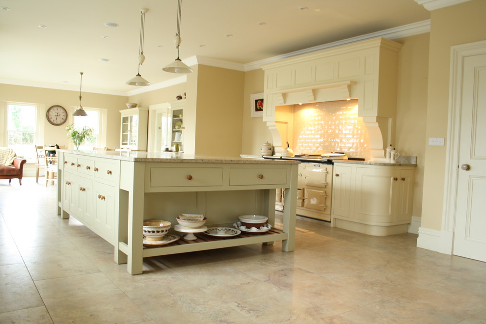traditonal english style kitchen - Traditional - Kitchen - Dublin - by ...