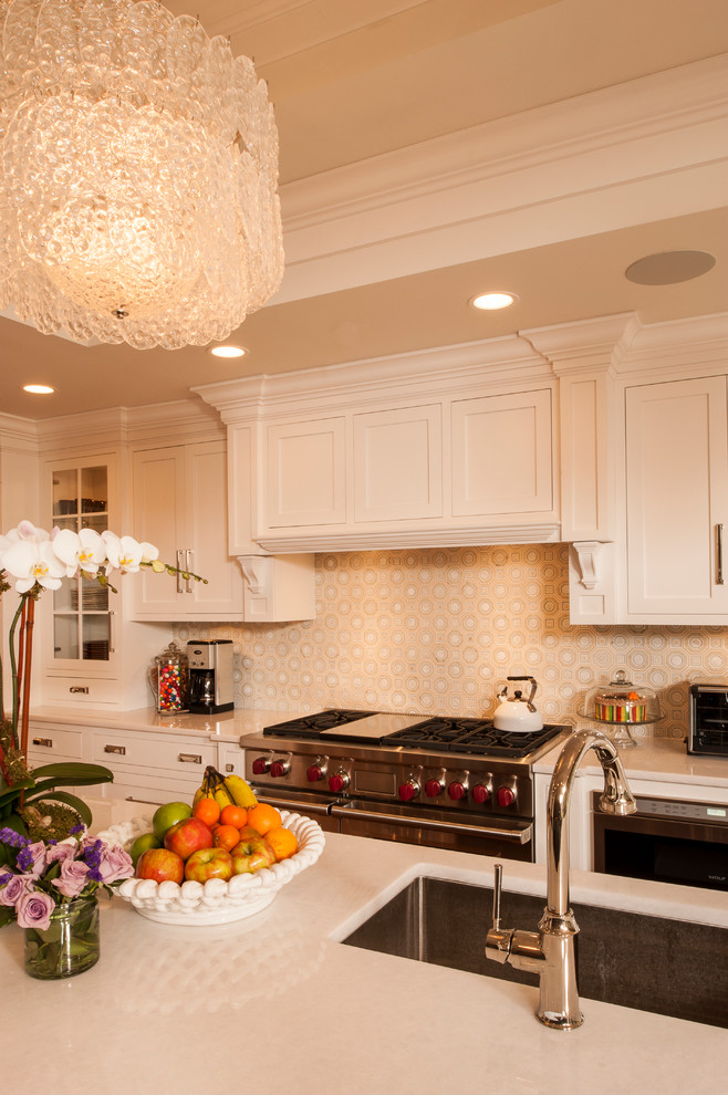 Transitional Kitchen Design - Classique Chic - Cuisine - New York - par ...