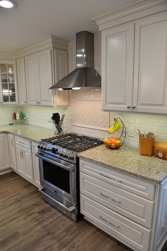 Transitional Kitchens - Transitional - Kitchen - Cleveland - by Hurst ...