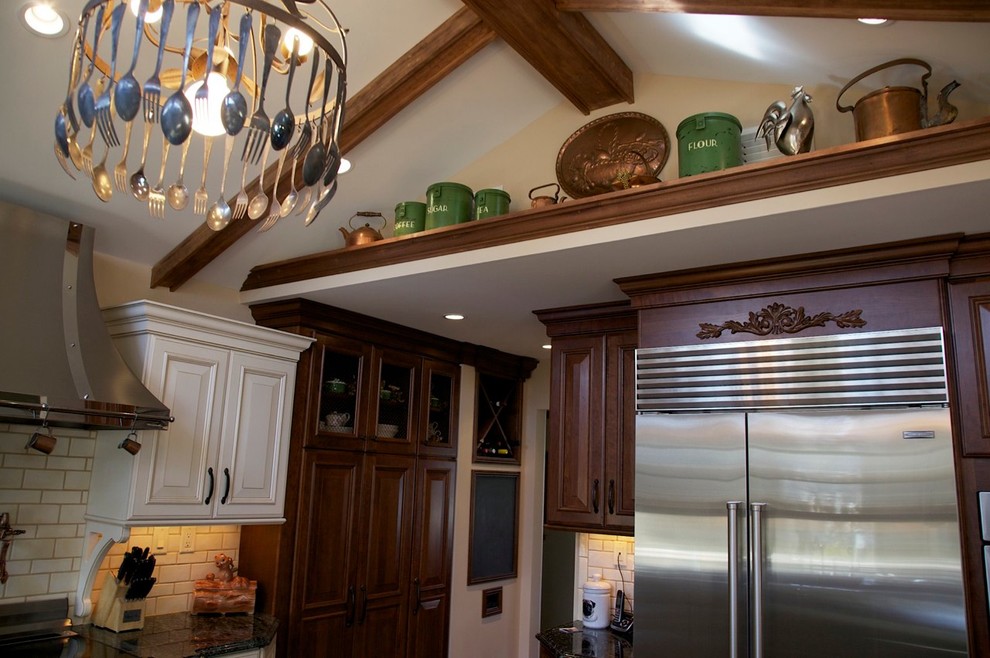 Tri Color Kitchen- All pics are property of Merri Interiors, Inc ...