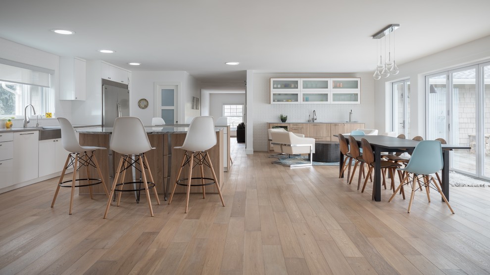 True Modern Design for an Expansive Kitchen - Midcentury - Kitchen ...