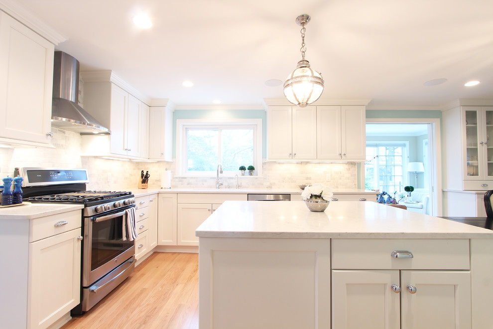 Tumbled Marble Backsplash and Marble Quartz Looking Countertop ...