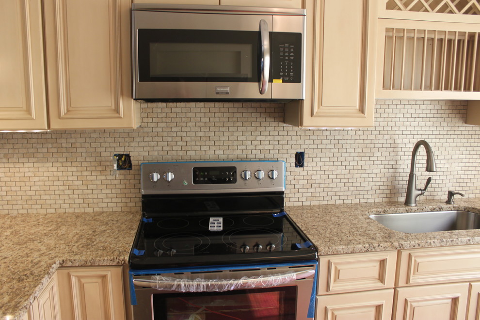 Tuscany Maple Kitchen - Real Life House Flippers - Traditional ...