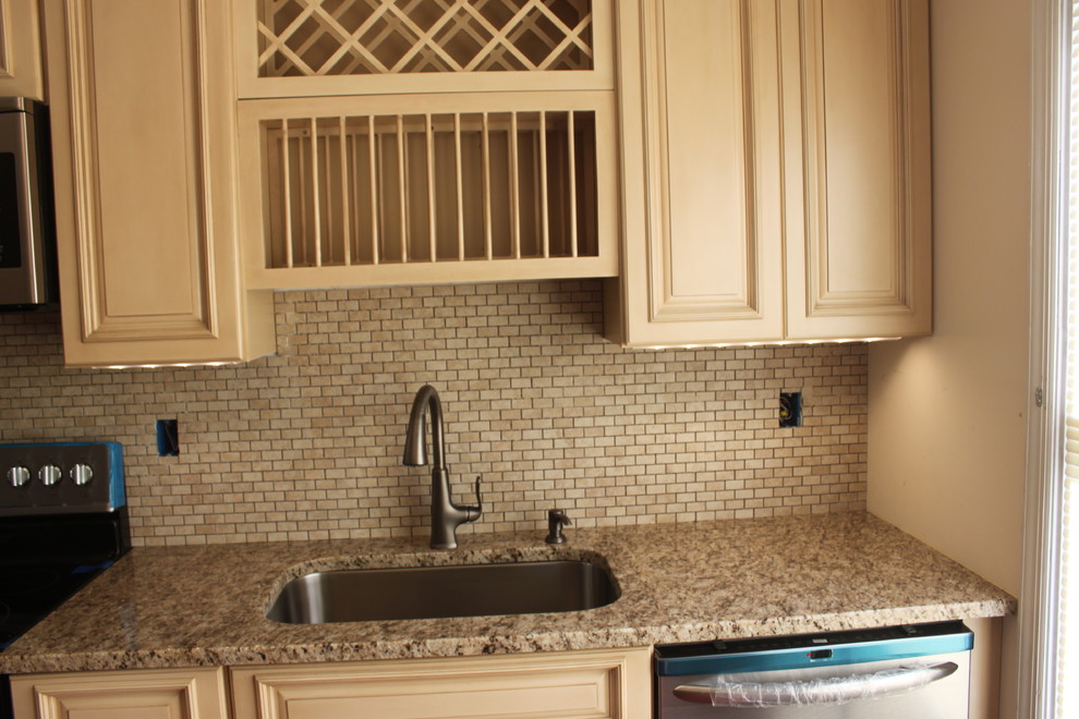 Tuscany Maple Kitchen - Real Life House Flippers - Traditional ...