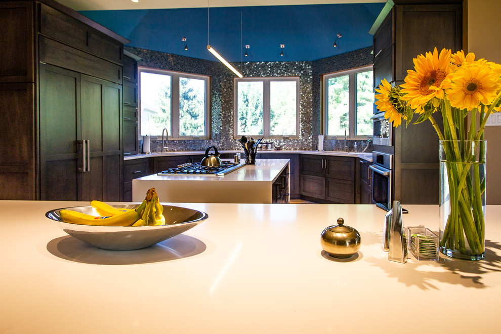 Two Islands in Expansive Great Room with Modern Design - Transitional ...