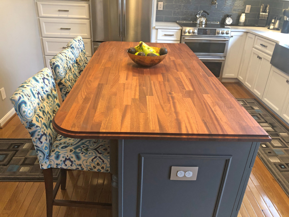 Two-Tone Kitchen Design in Bowie - Transitional - Kitchen - DC Metro ...