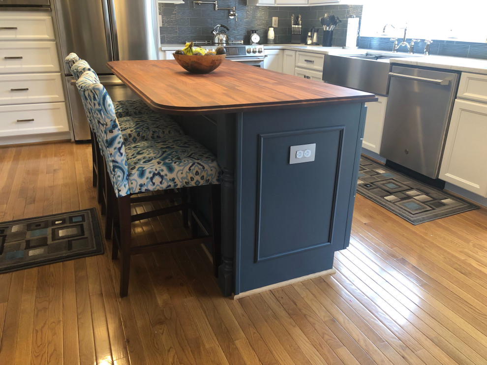 Two-Tone Kitchen Design in Bowie - Transitional - Kitchen - DC Metro ...