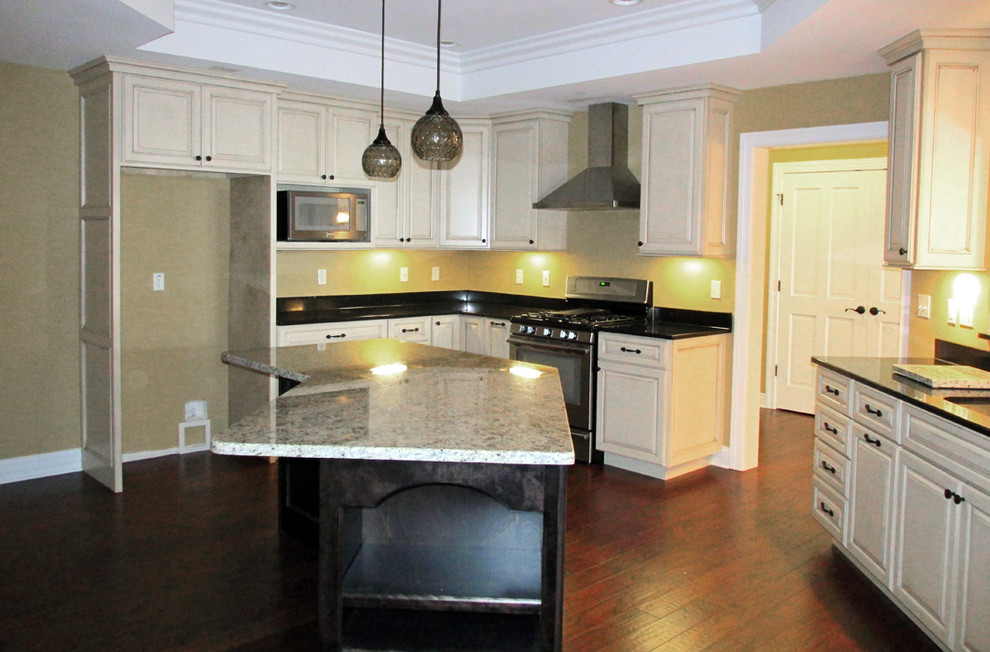 Two tone kitchen; painted maple and espresso - Traditional - Kitchen ...