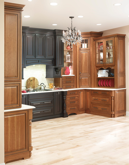 Two-Toned Country Kitchen with Island - Traditional - Kitchen - New ...