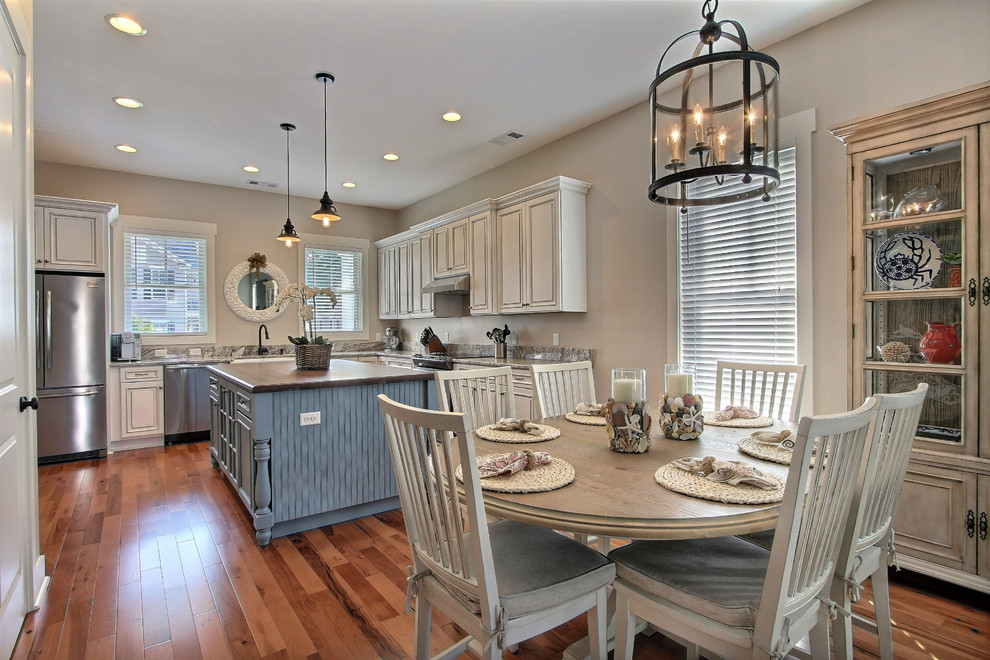 Tyson - Farmhouse - Kitchen - Atlanta - by Jamestown Designer Kitchens ...