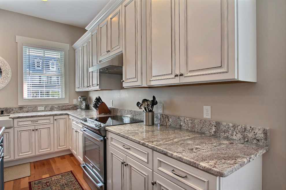 Tyson - Farmhouse - Kitchen - Atlanta - by Jamestown Designer Kitchens ...