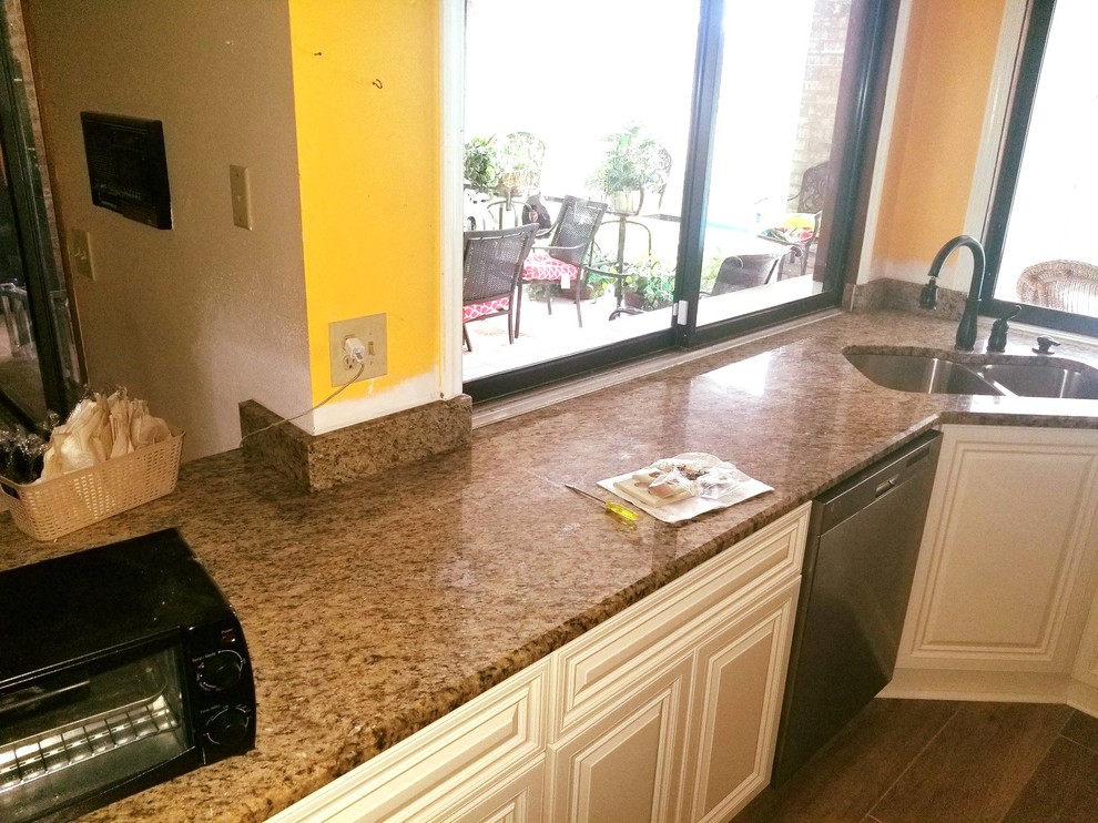 U-Shaped Kitchen Countertop_2 - Contemporary - Kitchen - Tampa - by KB ...