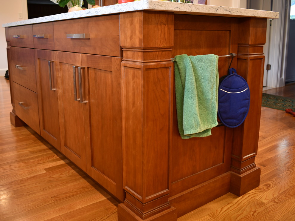 UltraCraft Shaker Kitchen in Cherry Amber with Silestone Pietra ...
