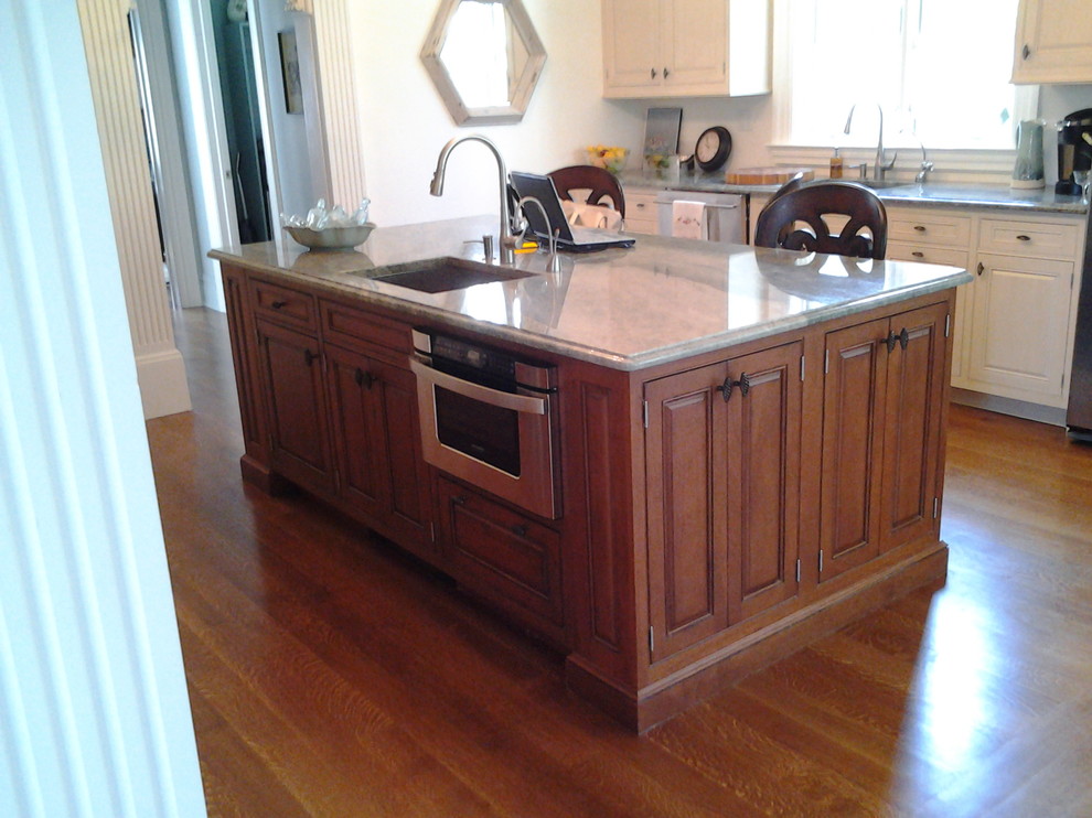 Unique & warm Designed by Alison Luscher - Traditional - Kitchen ...