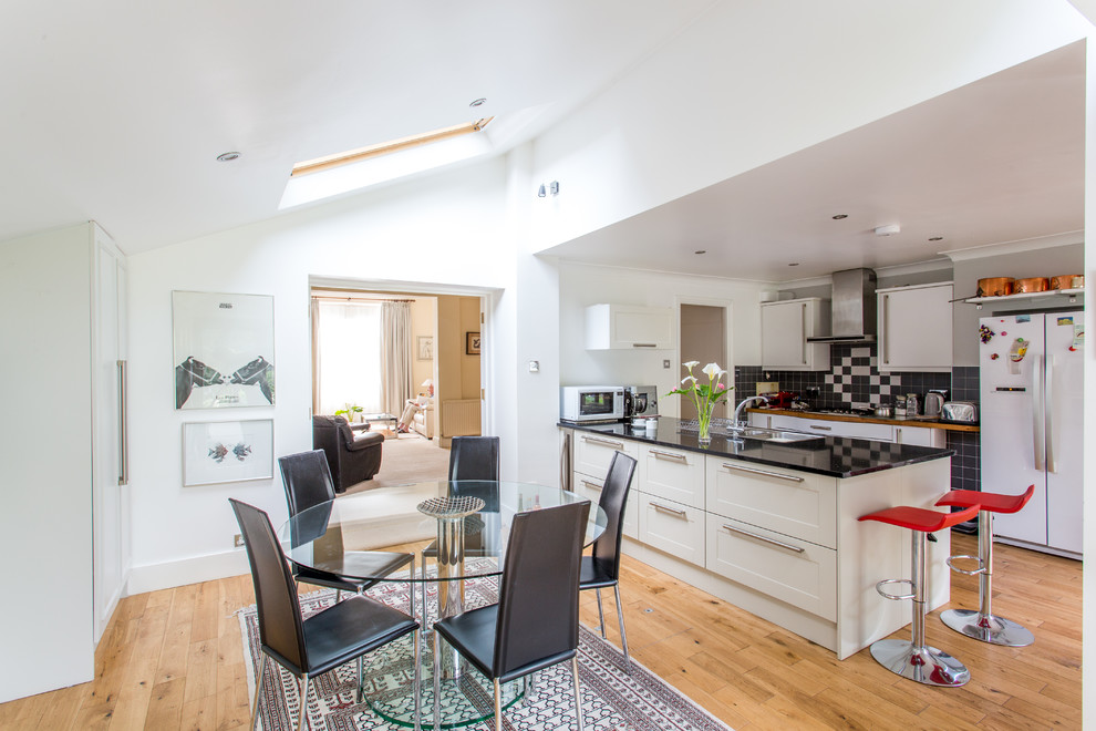 Unusual corner side extension in Highgate - Contemporary - Kitchen ...