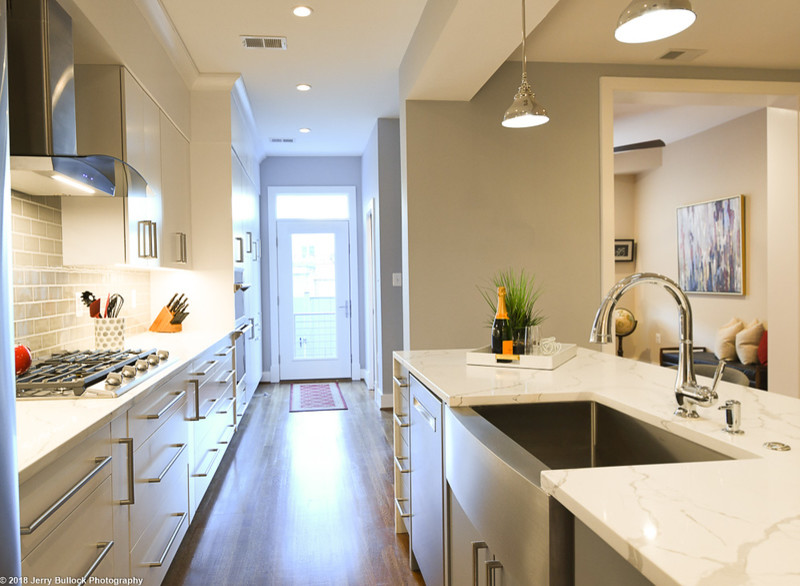 Urban Row House Kitchen - Contemporary - Kitchen - DC Metro - by AElise ...