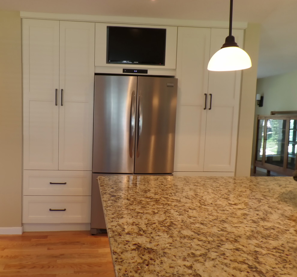 Varsity Kitchen Update - Traditional - Kitchen - Calgary - by Talee ...
