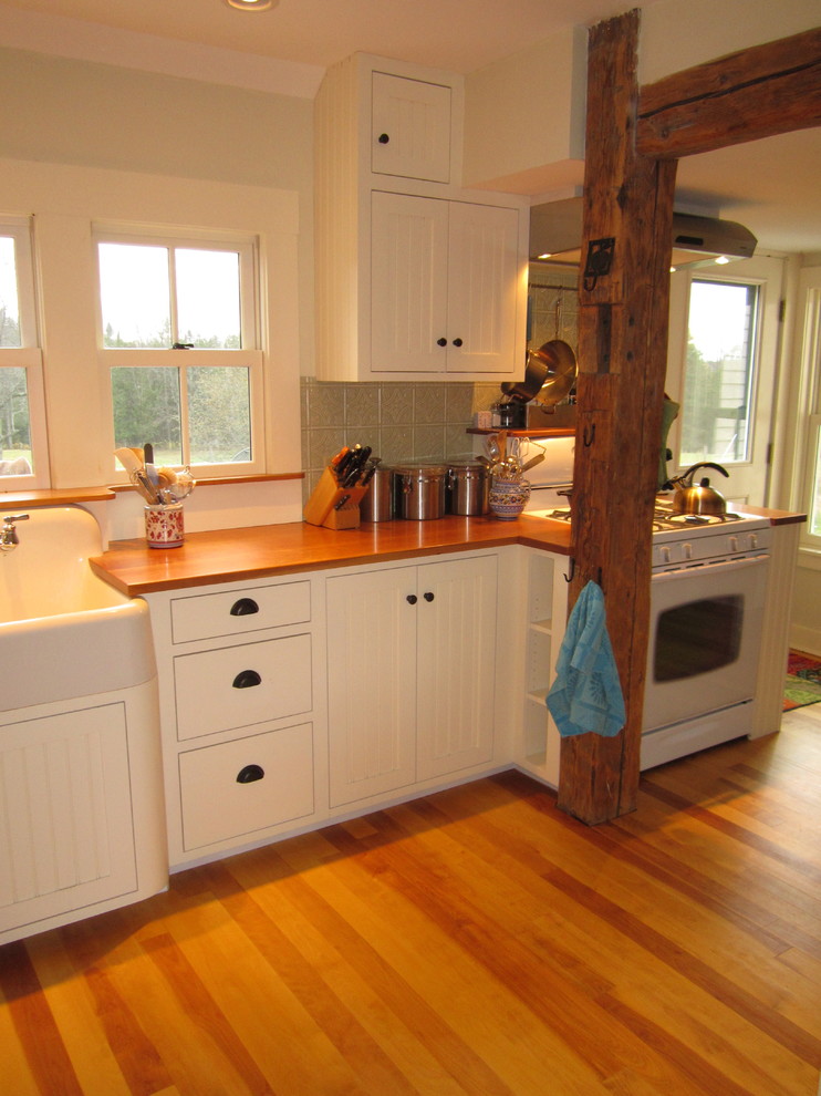 Vermont "Farmhouse" style kitchen - Farmhouse - Kitchen - Burlington ...