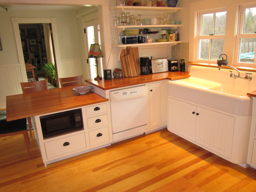 Vermont "Farmhouse" style kitchen - Farmhouse - Kitchen - Burlington ...