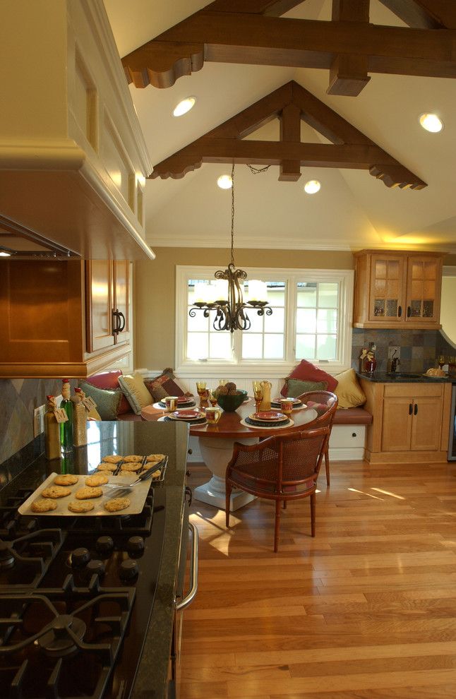 Very Traditional - Traditional - Kitchen - Kansas City - by Armstrong ...