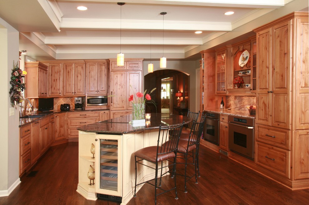 Very Traditional, Knotty Alder mixed - Traditional - Kitchen - Kansas ...