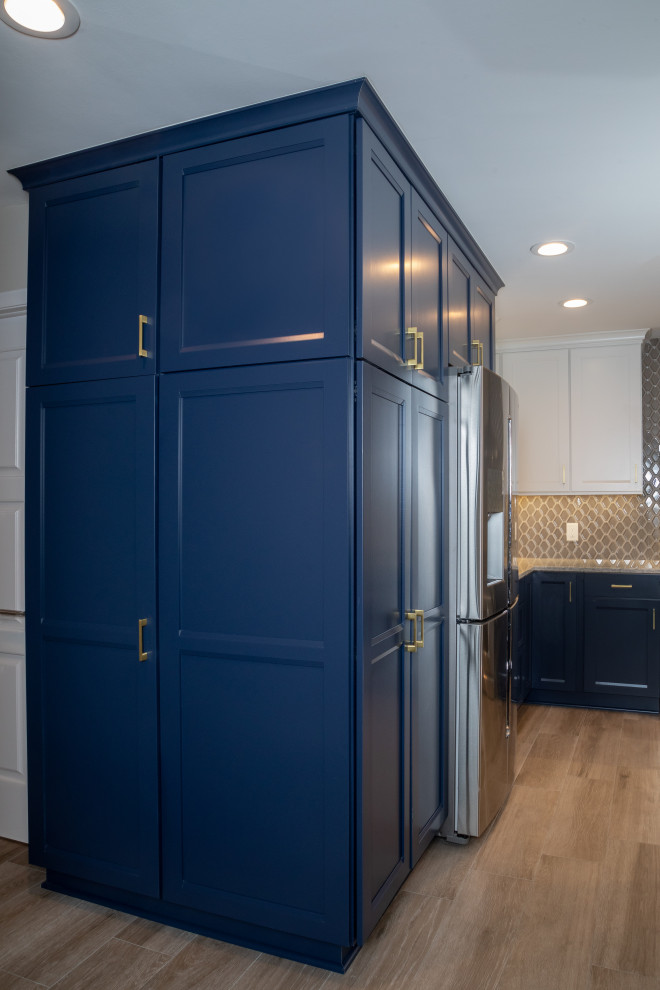 Vicki's Kitchen - Kitchen - Detroit - by DreamMaker Bath and Kitchen ...