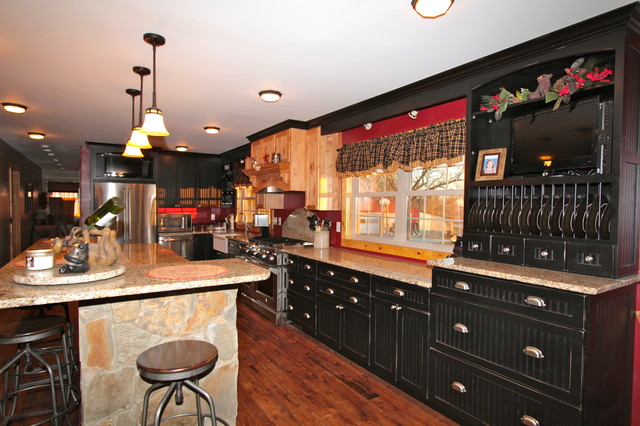 Vintage - Traditional - Kitchen - Omaha - by Merritt's Quality Cabinets ...