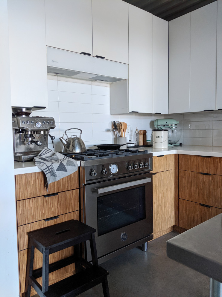 Visual Heart Canadian Loft Kitchen - Retro - Cocina - Vancouver - de Bertazzoni | Houzz