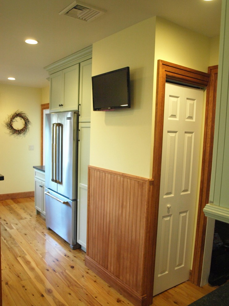 Wall-Mounted Kitchen TV - Farmhouse - Kitchen - Newark - by KraftMaster ...