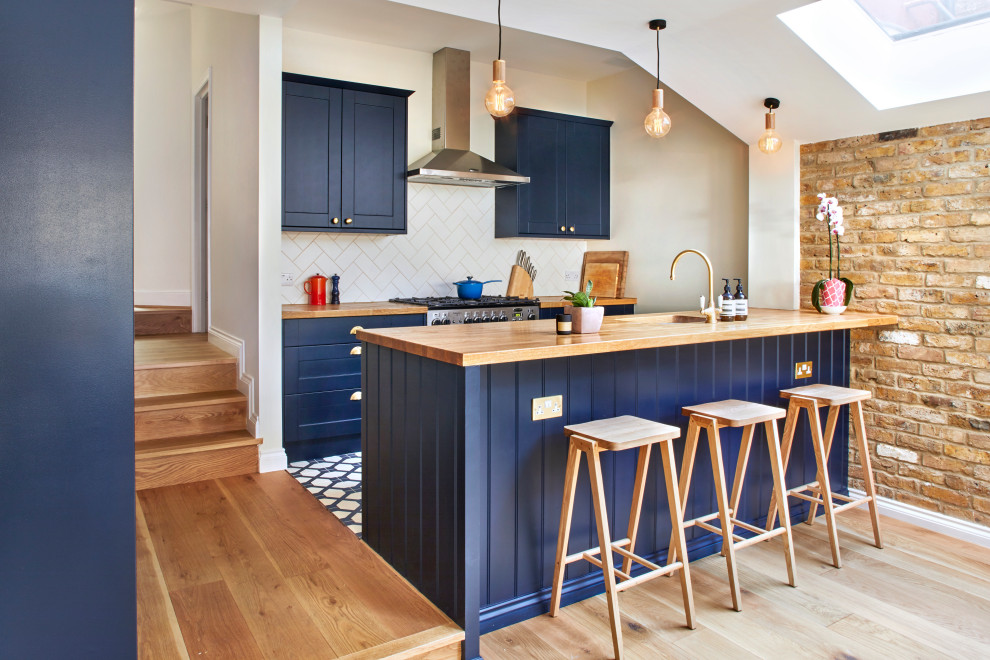 Wandsworth Deep Blue Kitchen and Bar - Cocina - Londres - de HOLLAND ...