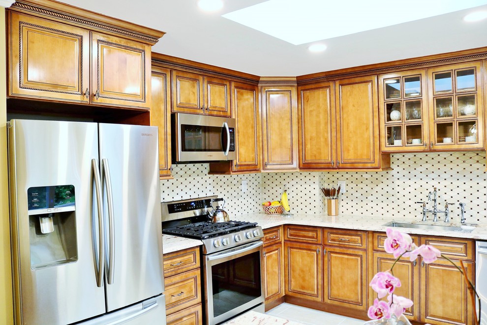Warm and inviting Traditional Kitchen - Traditional - Kitchen - New ...