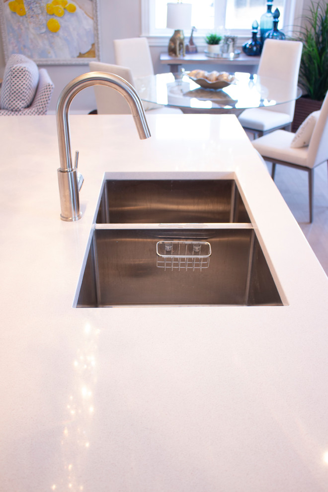 Warm and Sparkly Kitchen - Contemporain - Cuisine - Autres périmètres ...