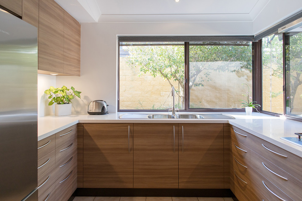 warm timber kitchen - Modern - Kitchen - Perth - by ecocabinets | Houzz