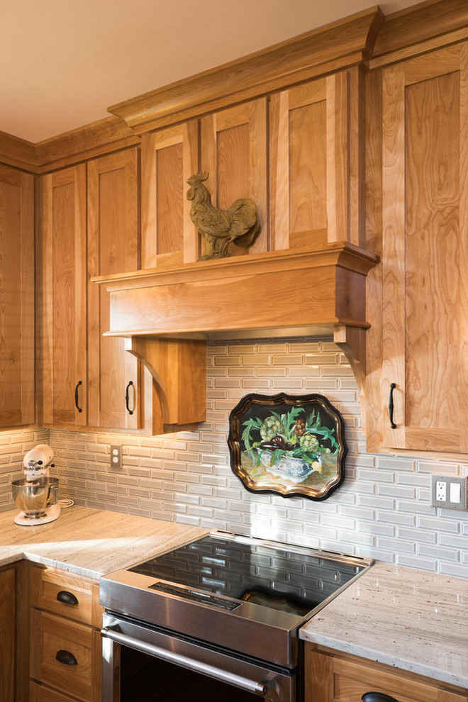 Warm Traditional Kitchen - Traditional - Kitchen - Minneapolis - by ...