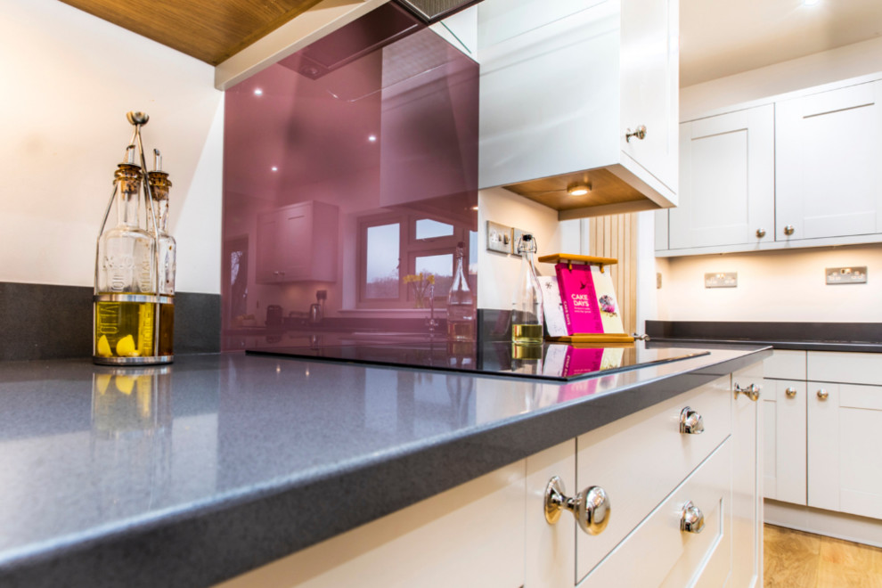 Warm Traditional Open Plan kitchen with a splash of colour ...