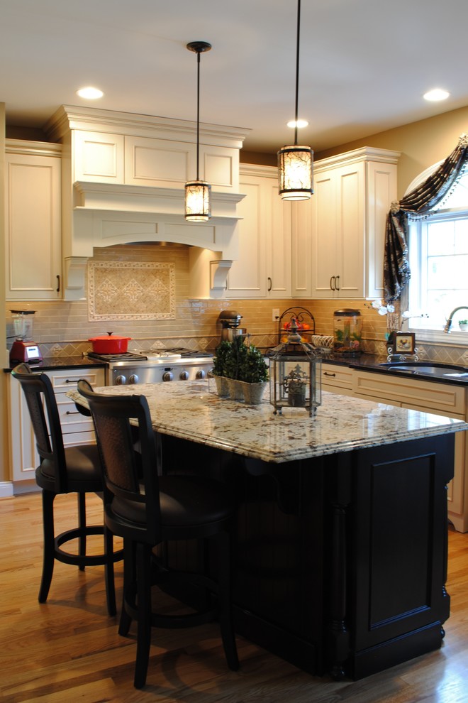 Warm Welcoming Kitchen - Traditional - Kitchen - Philadelphia - by ...