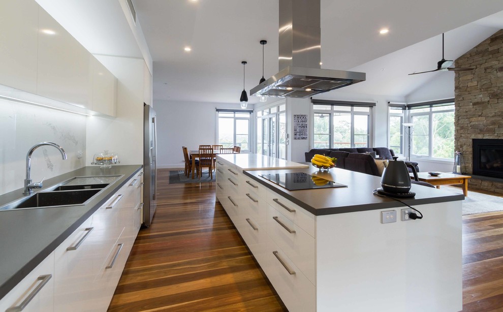 Warrandyte Kitchen, Butler's Pantry, Bathrooms, Laundry & Theatre Bar ...